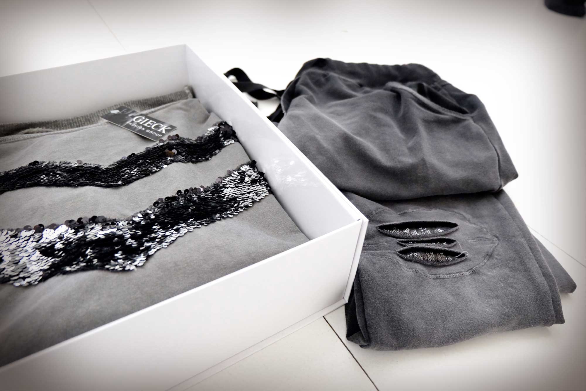 all grey everything - GIECK